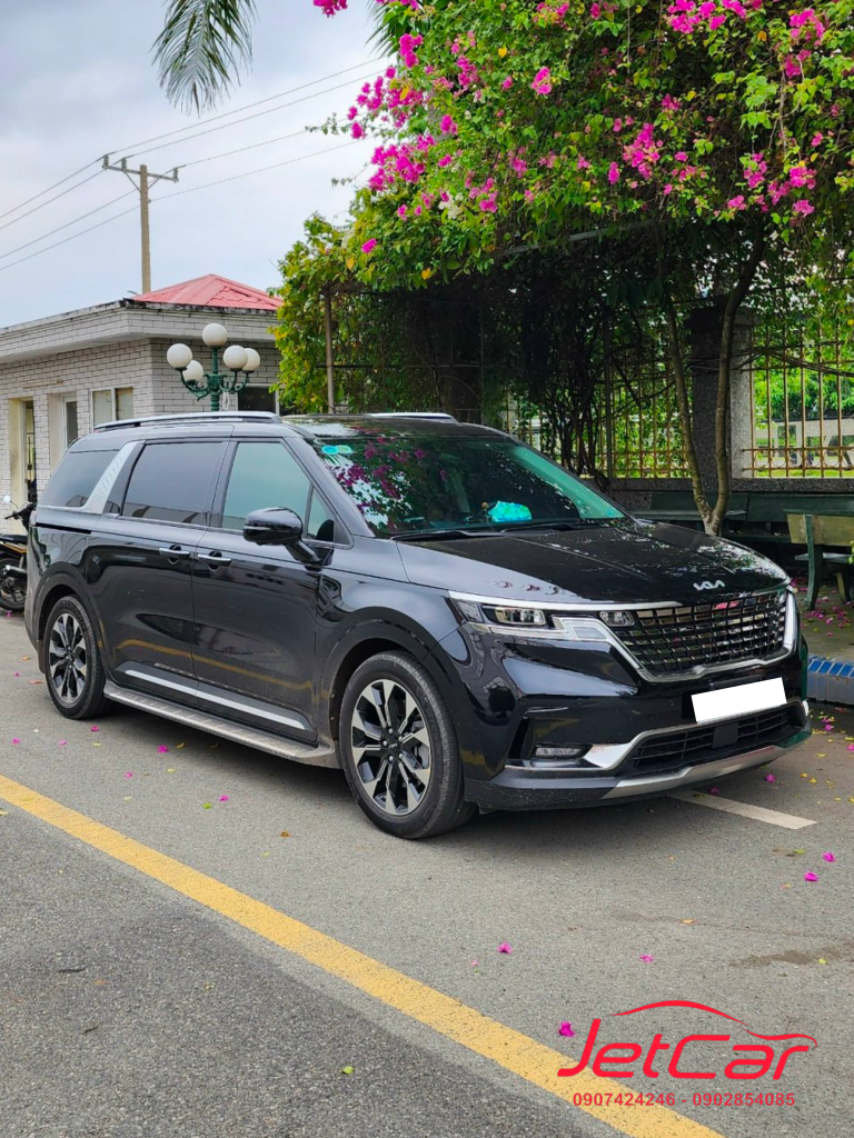 Xe Kia Carnival đen | Thuê xe cao cấp Jetcar